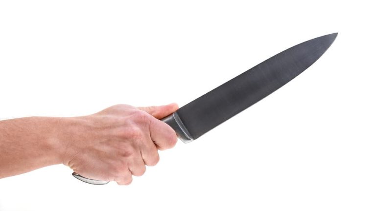 How to Hold a Kitchen Knife Properly? - HDMD Knives Blog