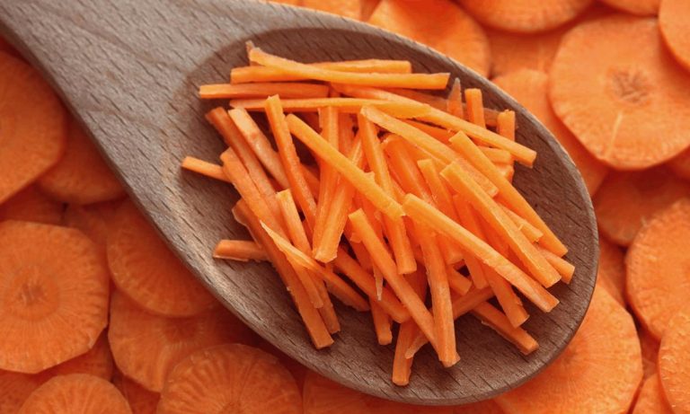 Chiffonade Cut – Chopping Skill at Your Fingertips! - HDMD Knives Blog